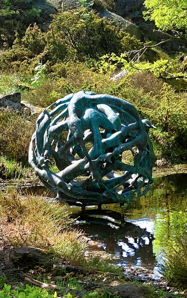 Sculpture exhibition in Pilane on Tjörn island